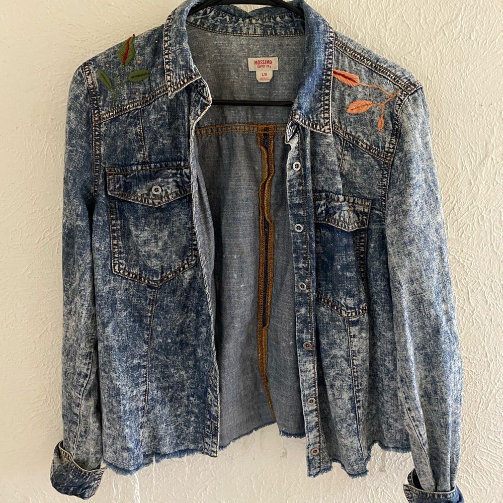 Acid Wash Jean Jacket With Embroidery - Gem